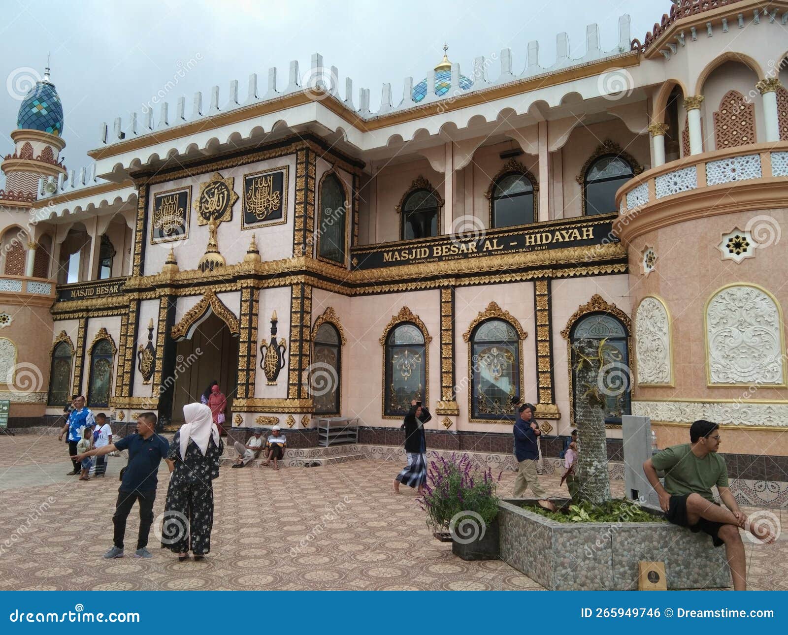 Raya Al Hidayah Mosque in Balai Editorial Photo - Image of balai ...