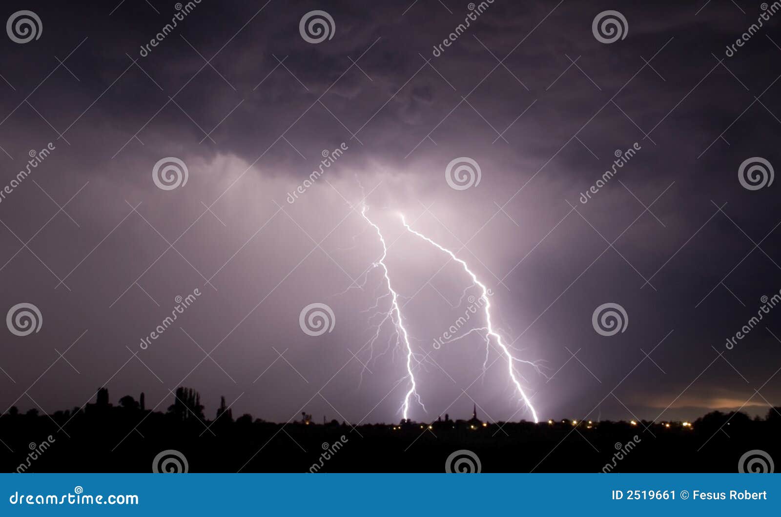 Rayo grande imagen de archivo. Imagen de luces, peligro - 2519661