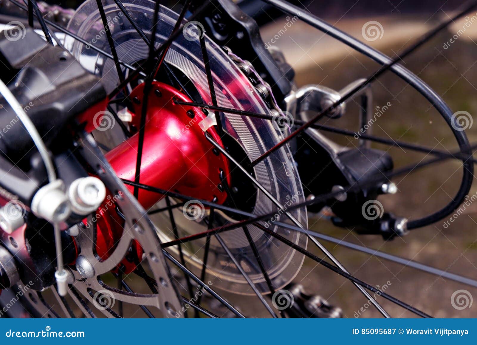 Rayos de la bicicleta imagen de archivo. Imagen de encadenamiento ...
