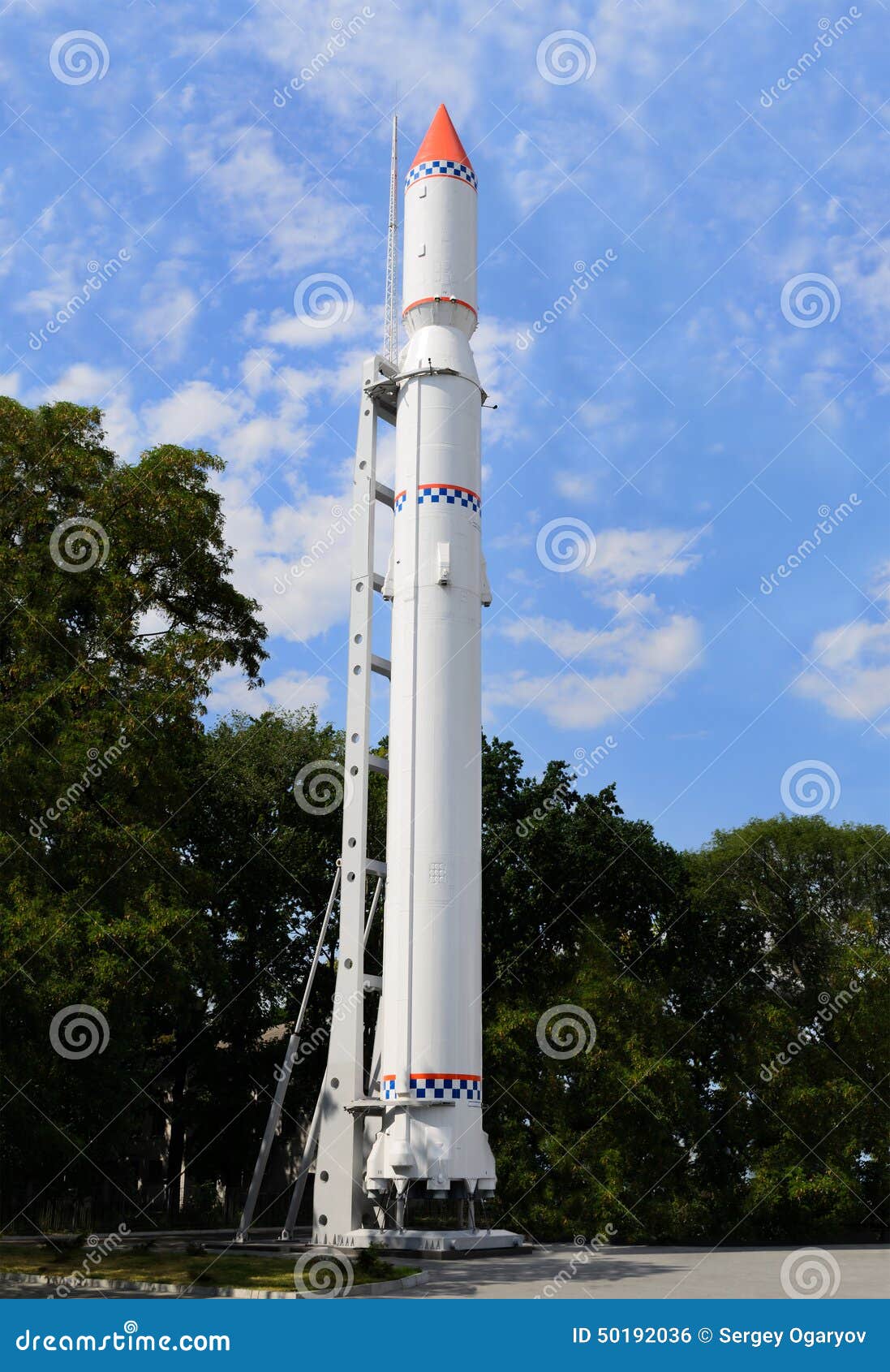 Razzo di spazio fotografia editoriale. Immagine di cielo - 50192036