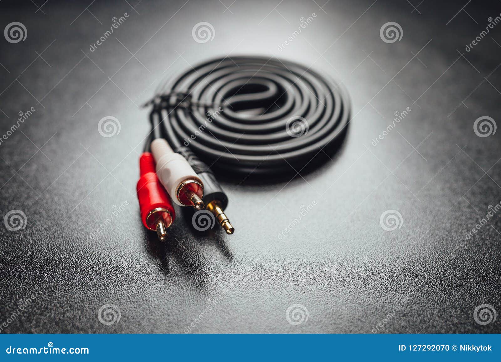 RCA mini jack audio cable editorial image. Image of artistic - 127292070