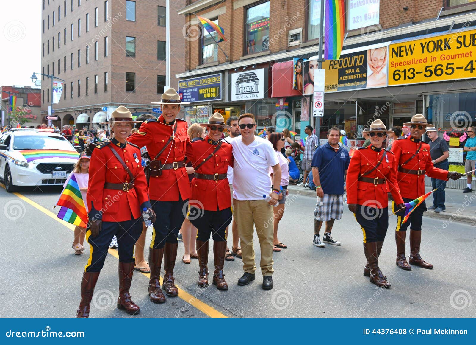 RCMP in Homosexuellem Pride Parade Ottawa Redaktionelles Stockfoto ...