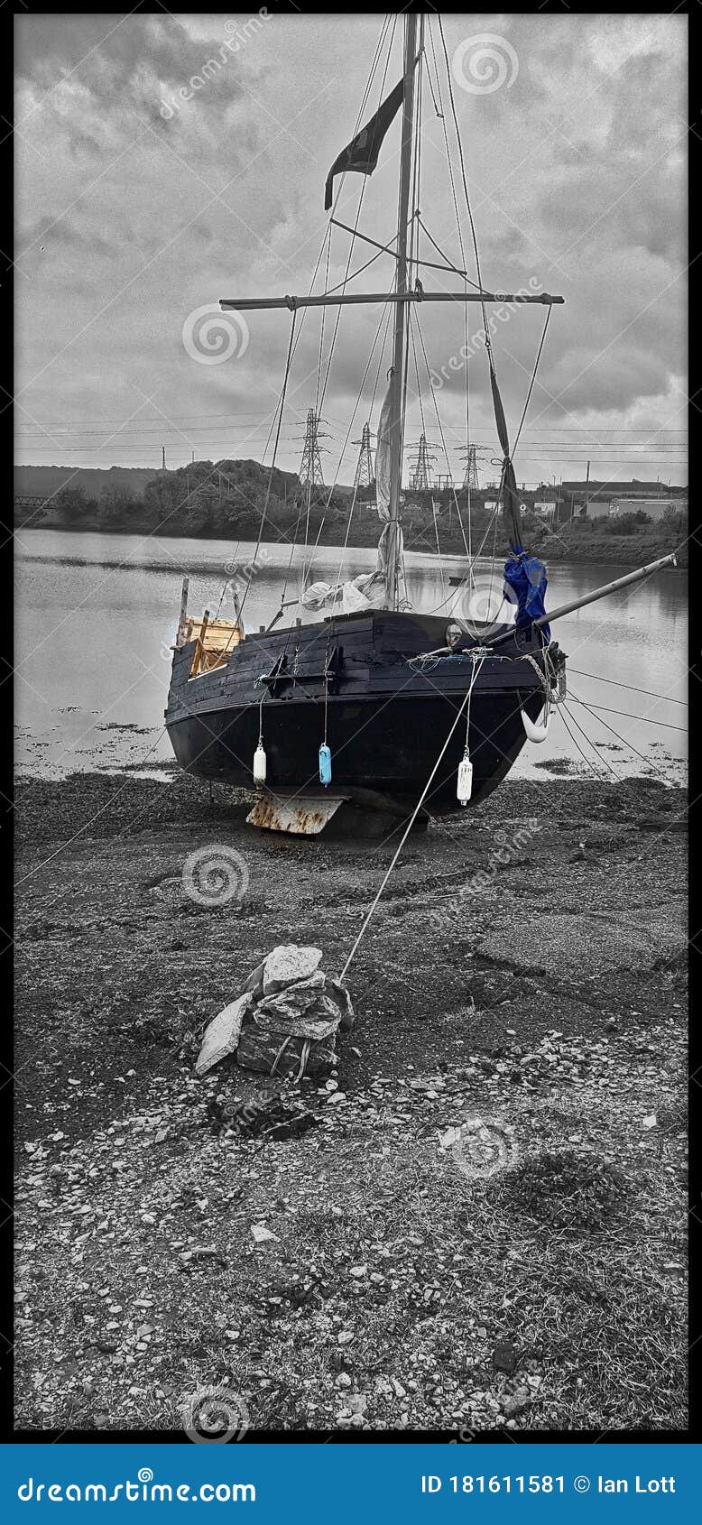 Re Enactors 1700s Replica Devon Smugglers Sloop Trinity Uk Stock Image ...