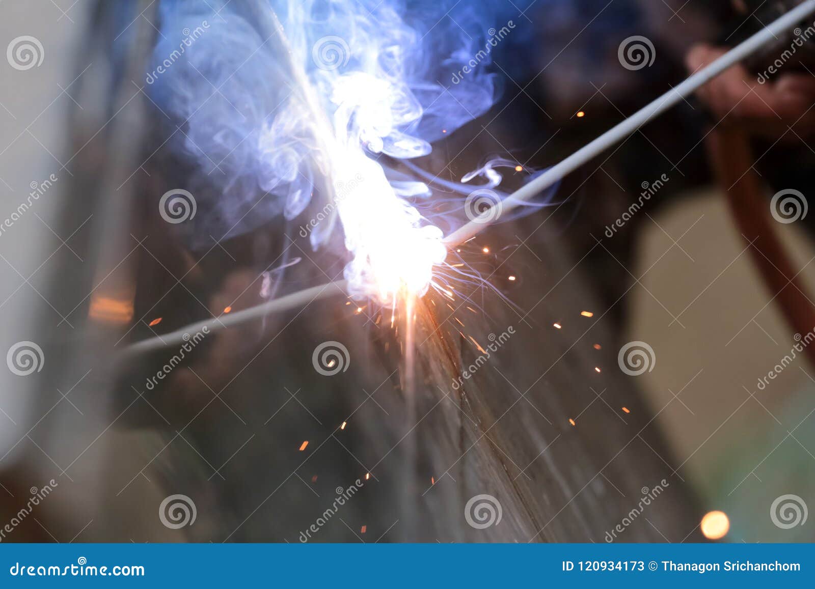 The Reaction of Welding Wire and Metal with Smoke Fire and Spark Stock ...