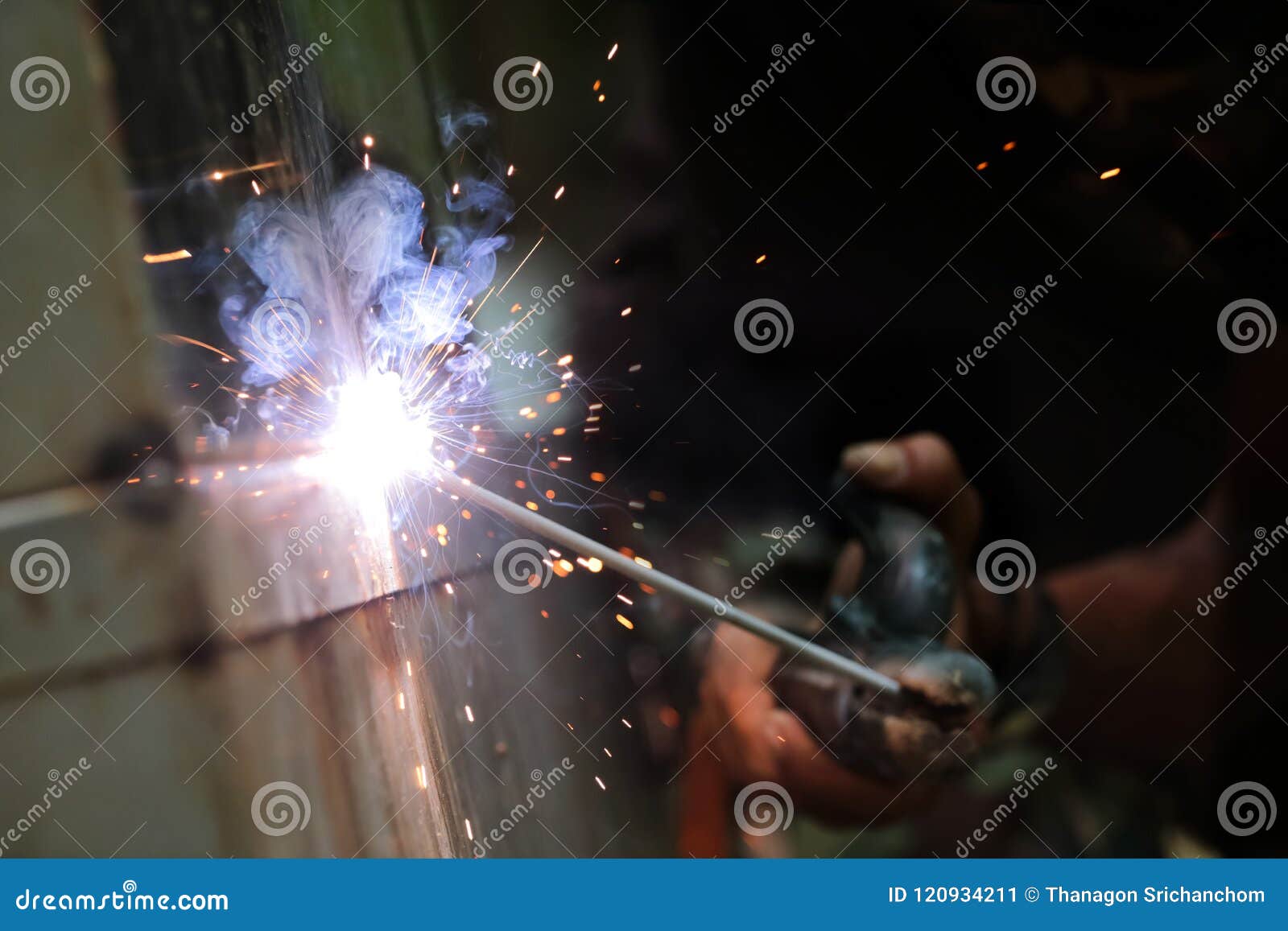 The Reaction of Welding Wire and Metal with Smoke Fire and Spark Stock ...