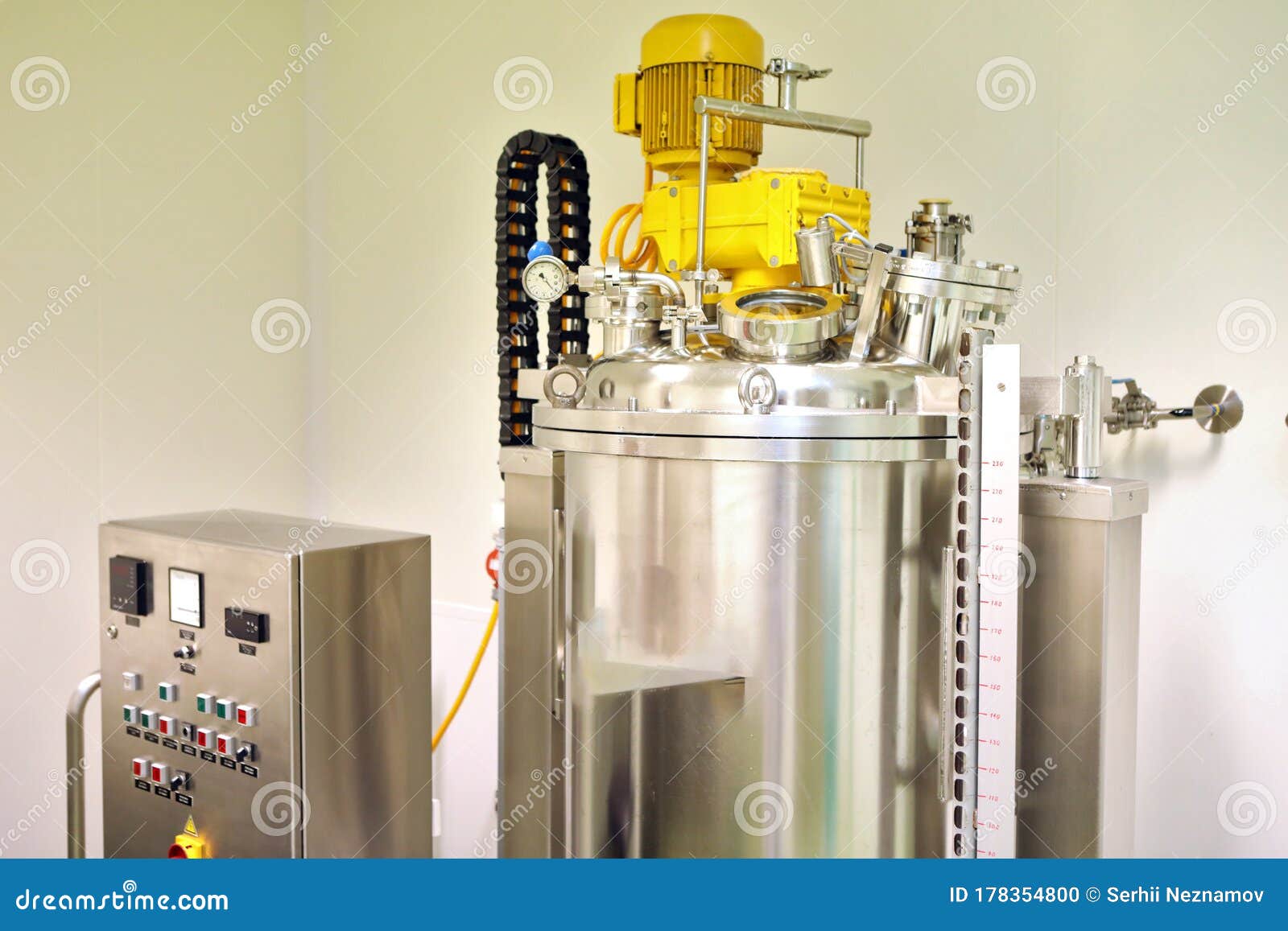 Reactors of Suspensions and Solutions. Manufacture of Pharmaceutical ...