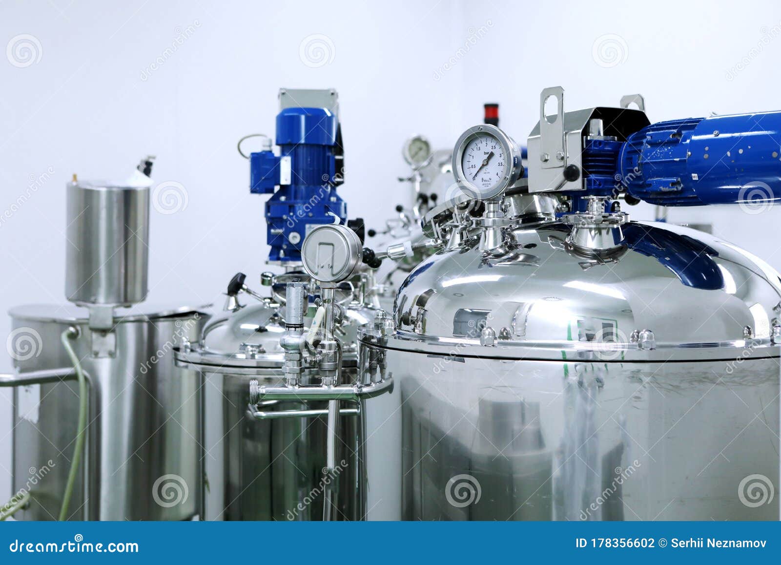 Reactors of Suspensions and Solutions. Manufacture of Pharmaceutical ...