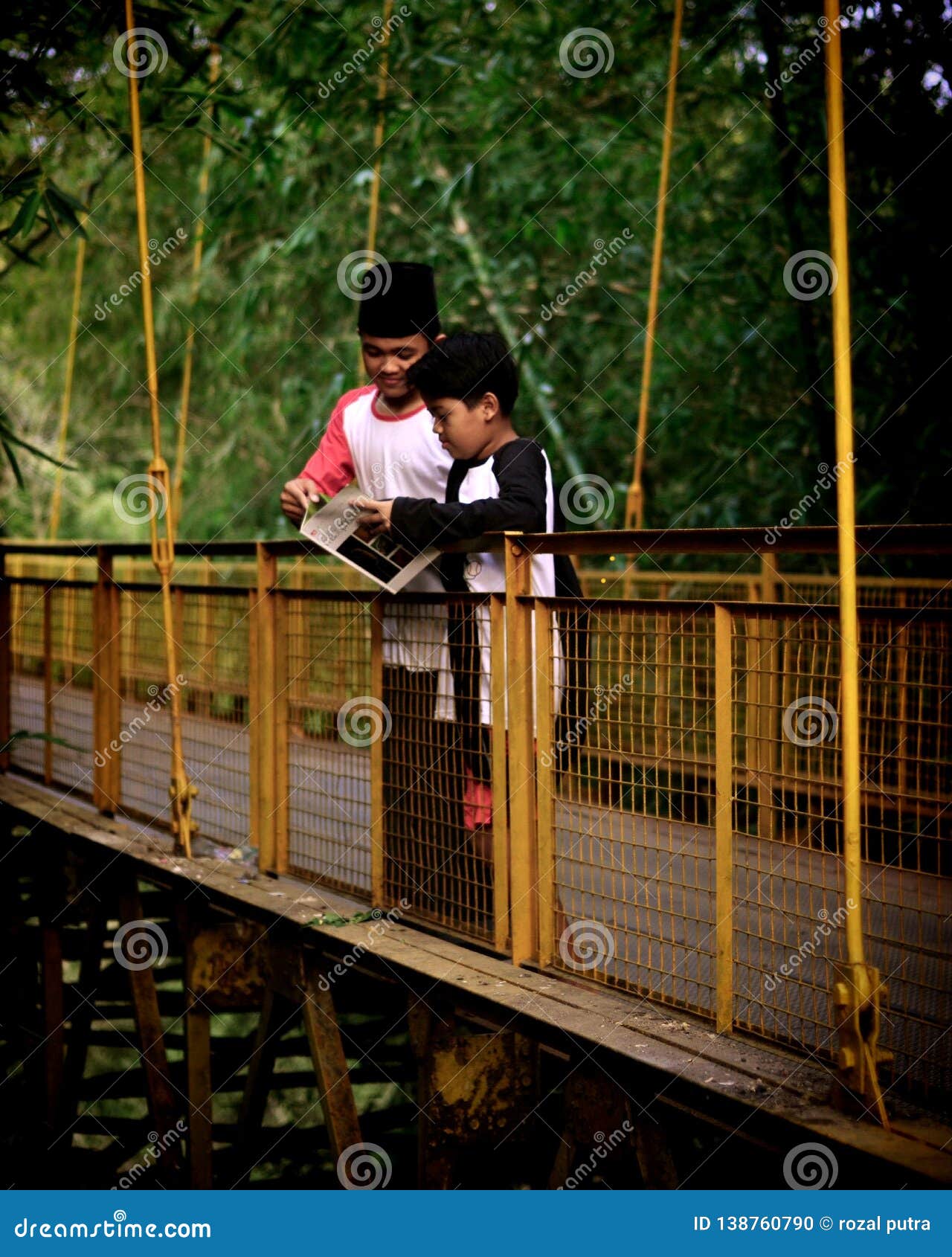 Read a book editorial image. Image of bridge, books - 138760790