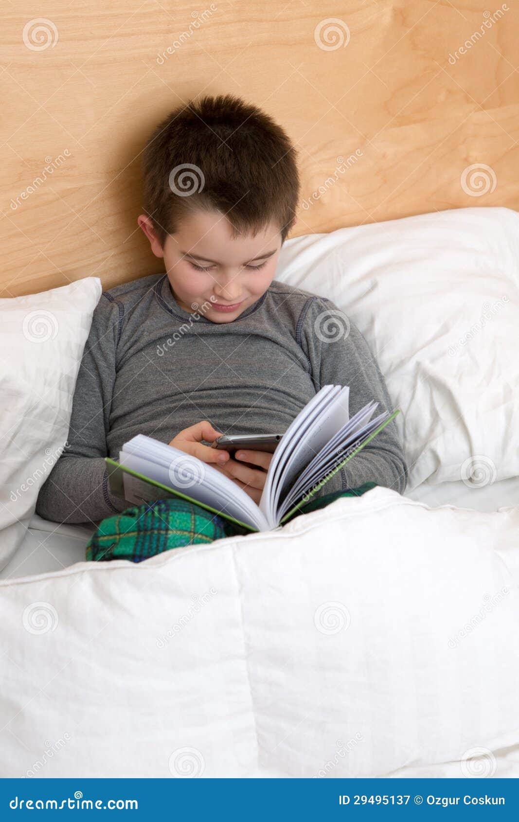 Reading a Book or Texting stock image. Image of enjoying - 29495137