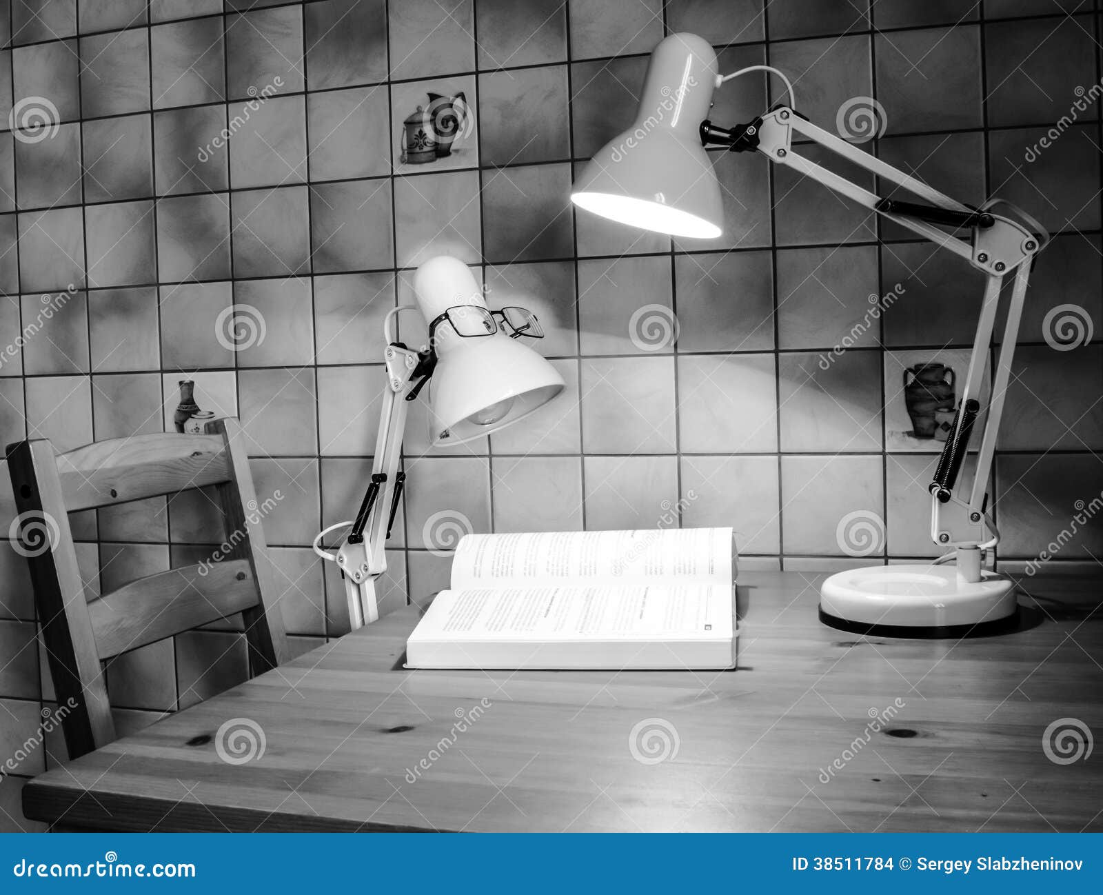 Reading lamp stock illustration. Illustration of reading - 38511784