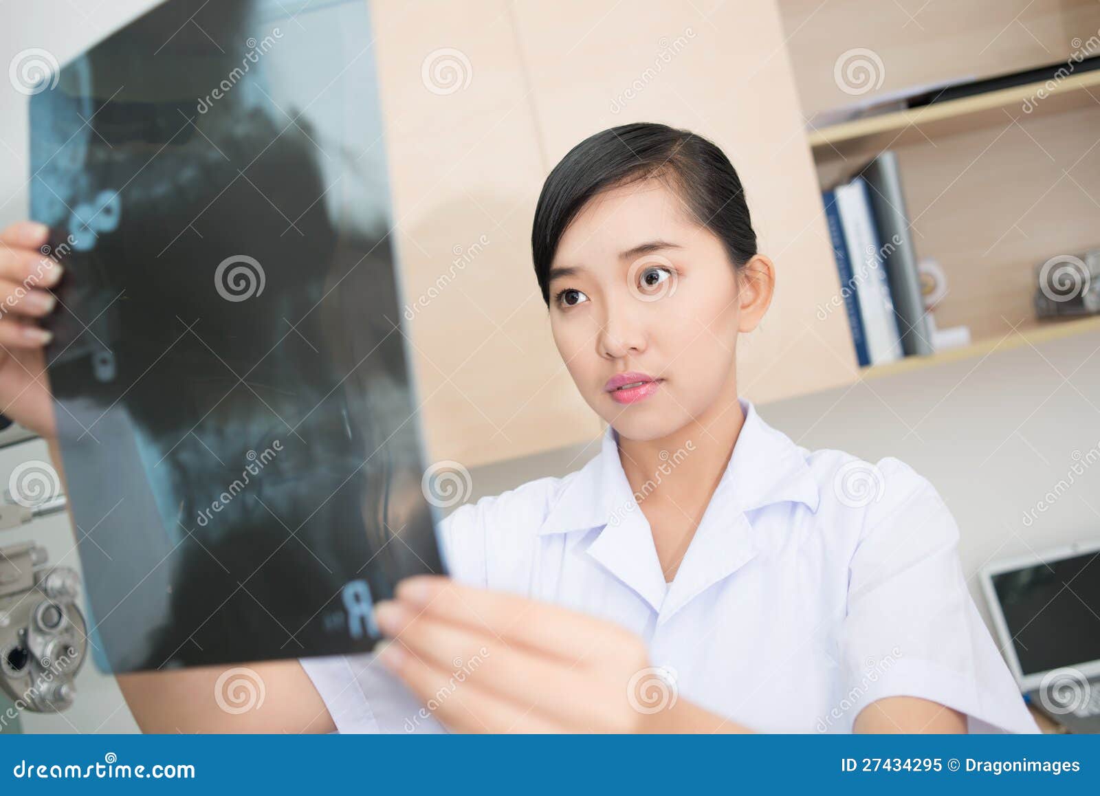 Reading x-ray stock image. Image of physician, lifestyle - 27434295