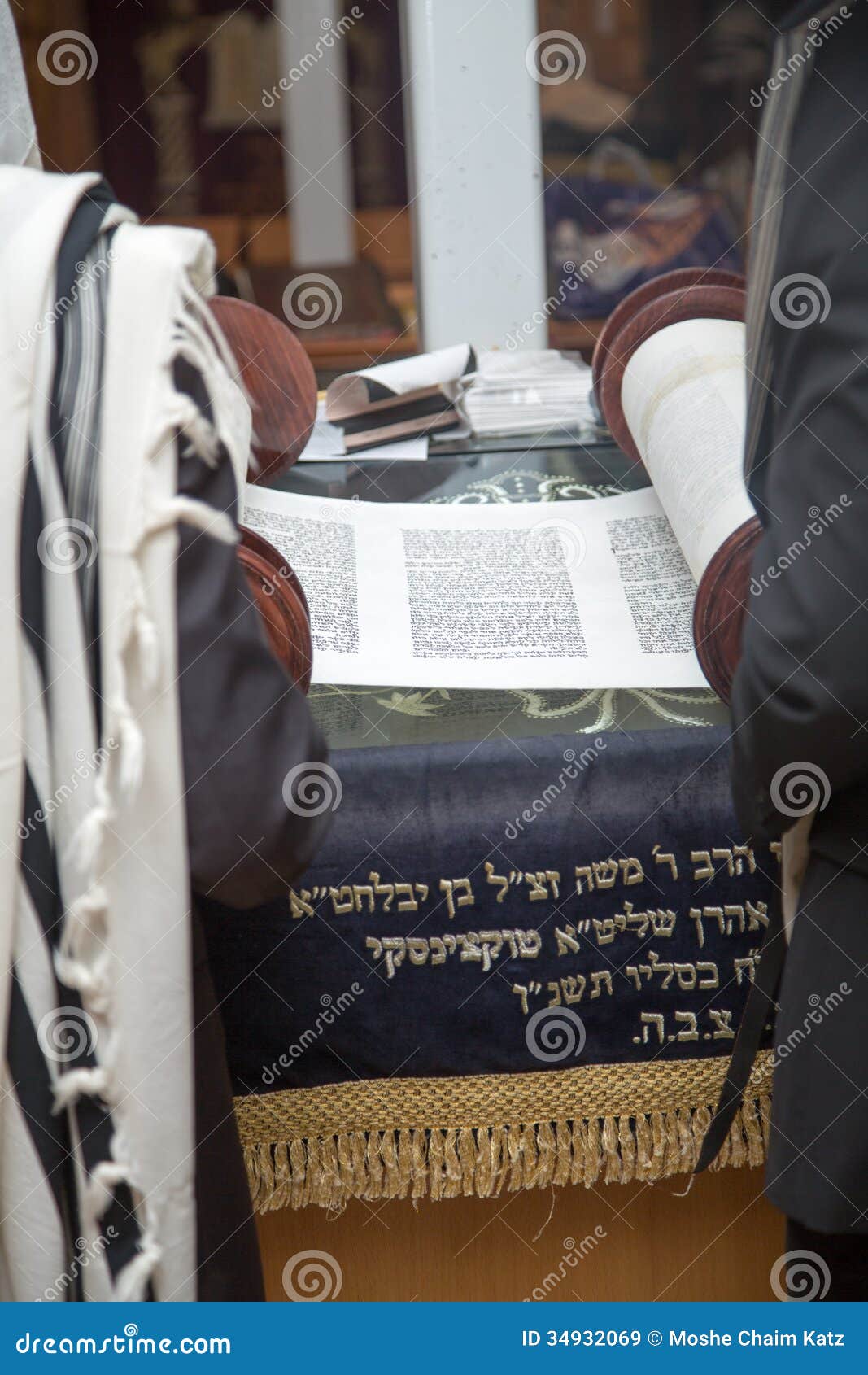 Reading a Torah Scroll during Prayer Stock Image - Image of israel ...
