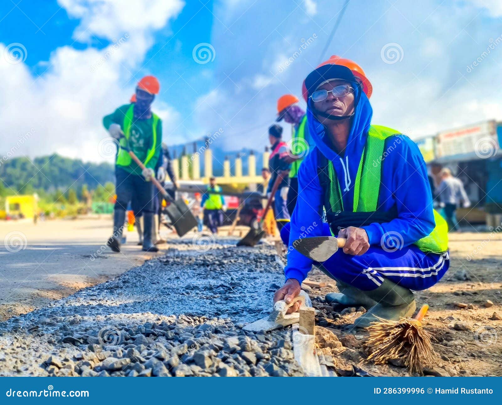 Ready Mixed for Road or Floor Maintenance Construction with Many ...