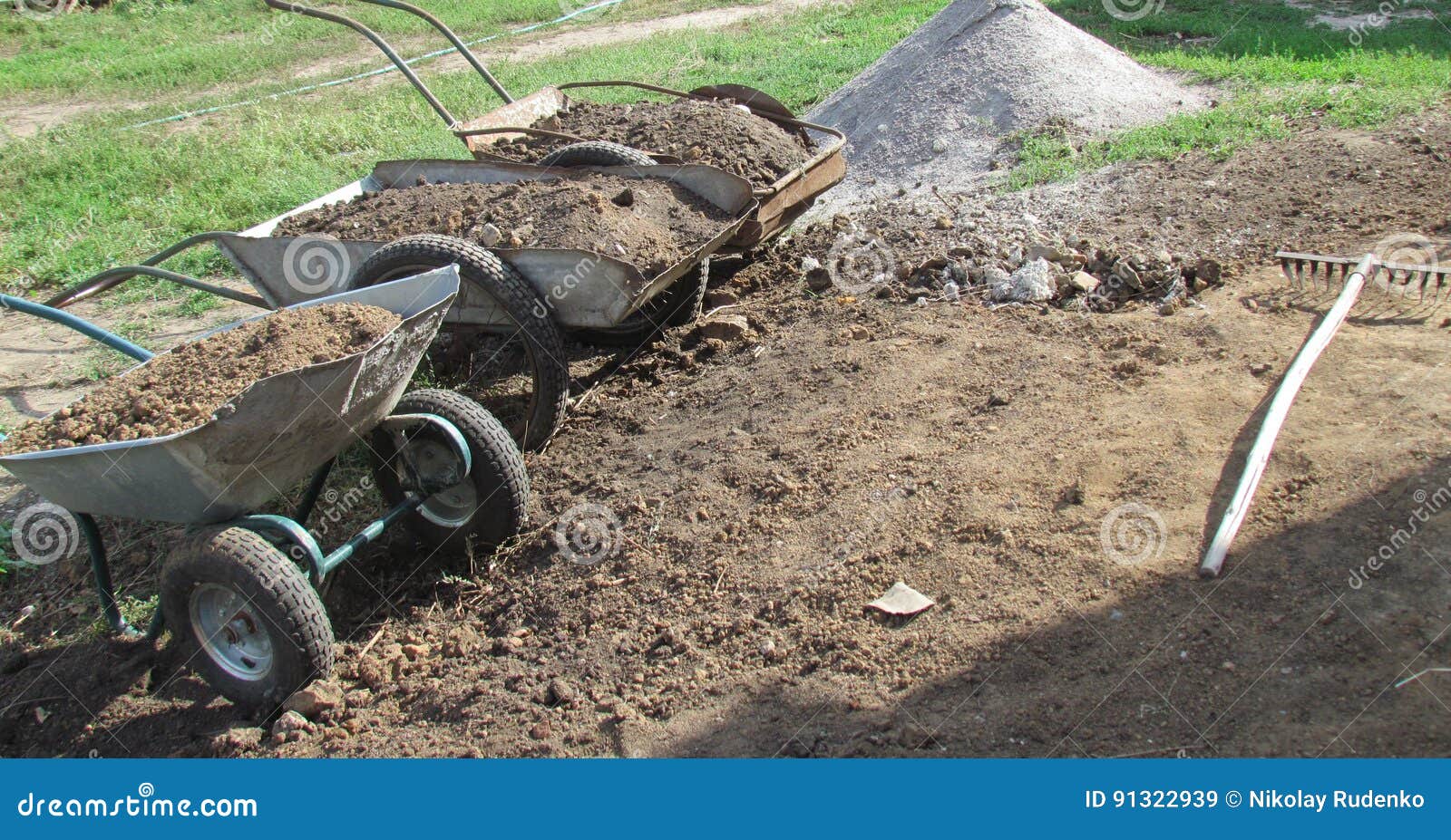 Ready for Shipment : Cart with Soil Stock Image - Image of heap, green ...