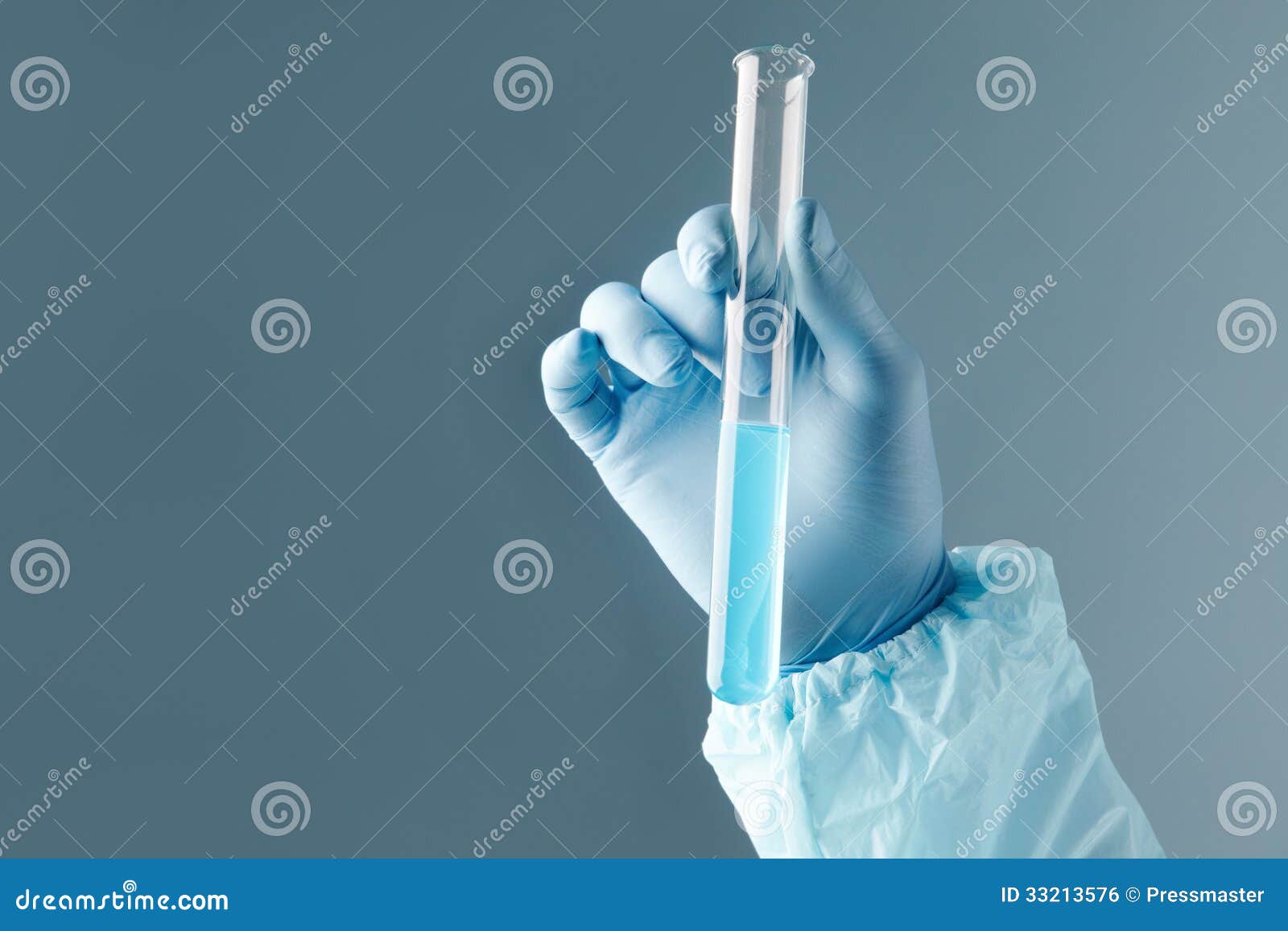 Reagens in een buis stock foto. Image of geneeskunde - 33213576