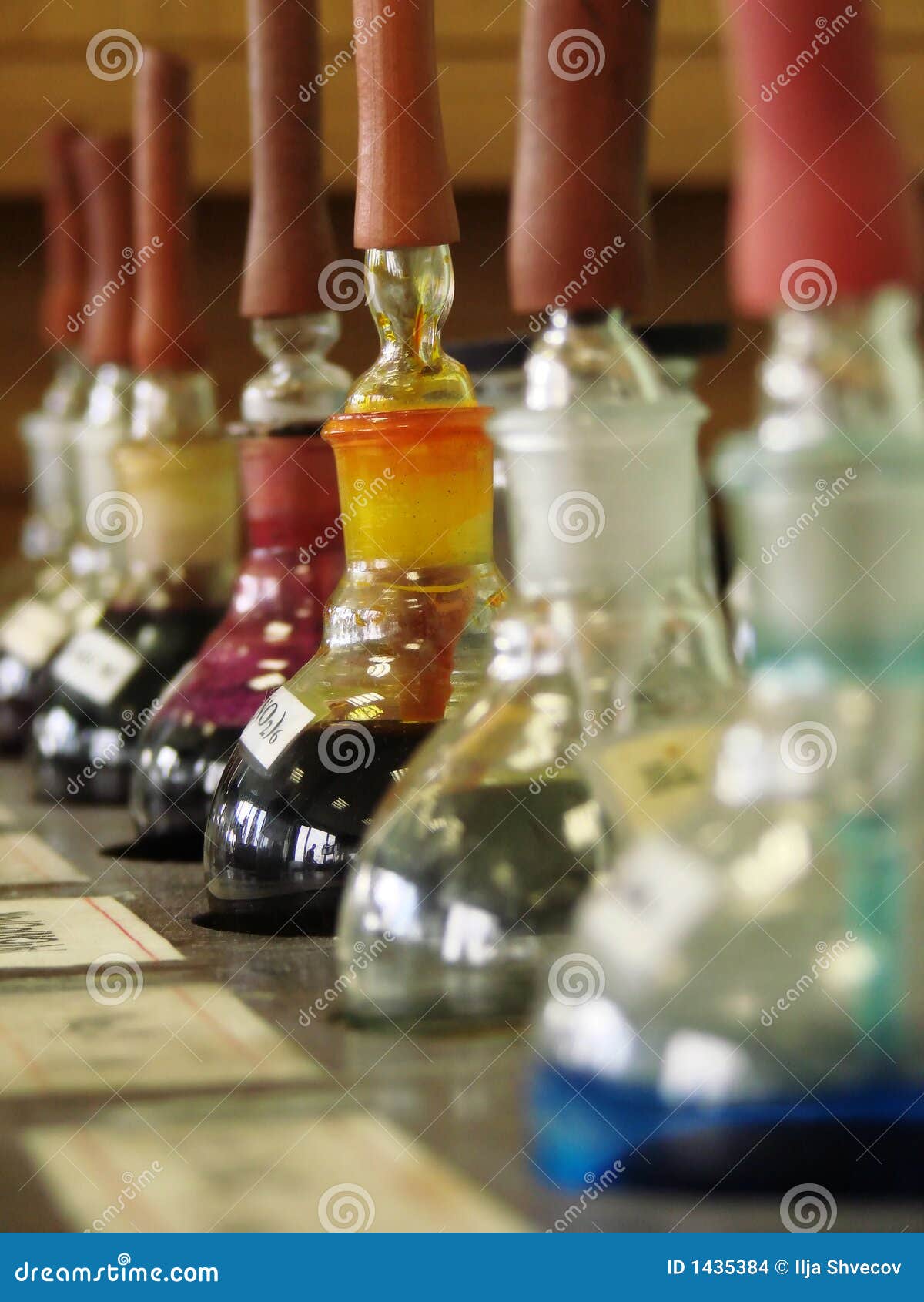 Reagentia stock foto. Image of water, filtraat, laboratorium - 1435384