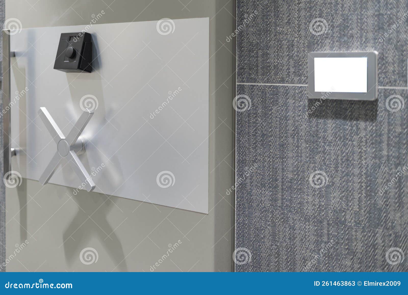 Real Bank Vault Door. Closed Safe in Bank Stock Image - Image of mobile ...