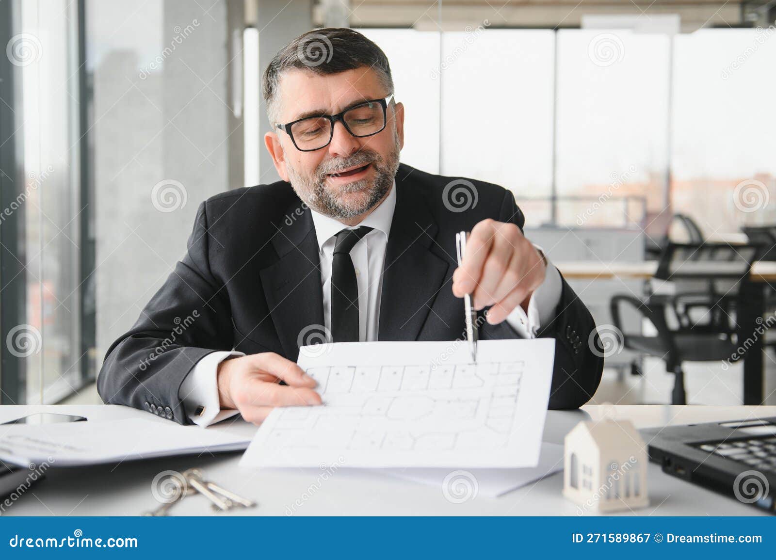 Real Estate Agent Explaining Contract Stock Image - Image of mortgage ...