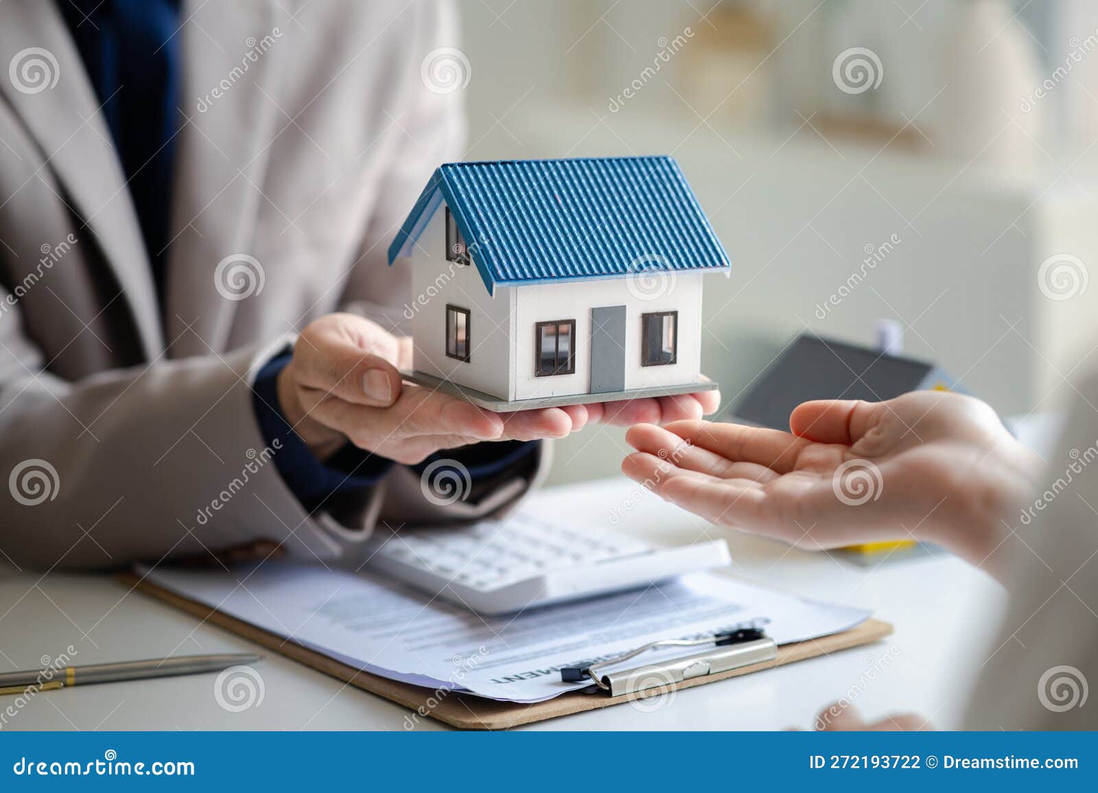 Real Estate Agents Explain Models of Housing Estates in Projects To ...