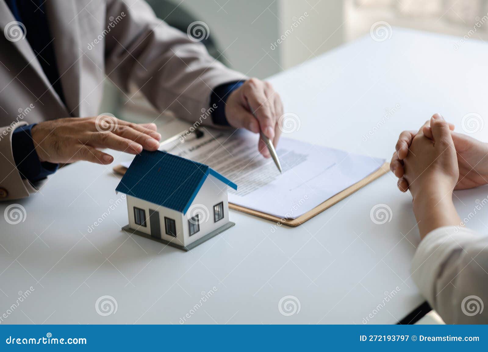 Real Estate Agents Explain Models of Housing Estates in Projects To ...