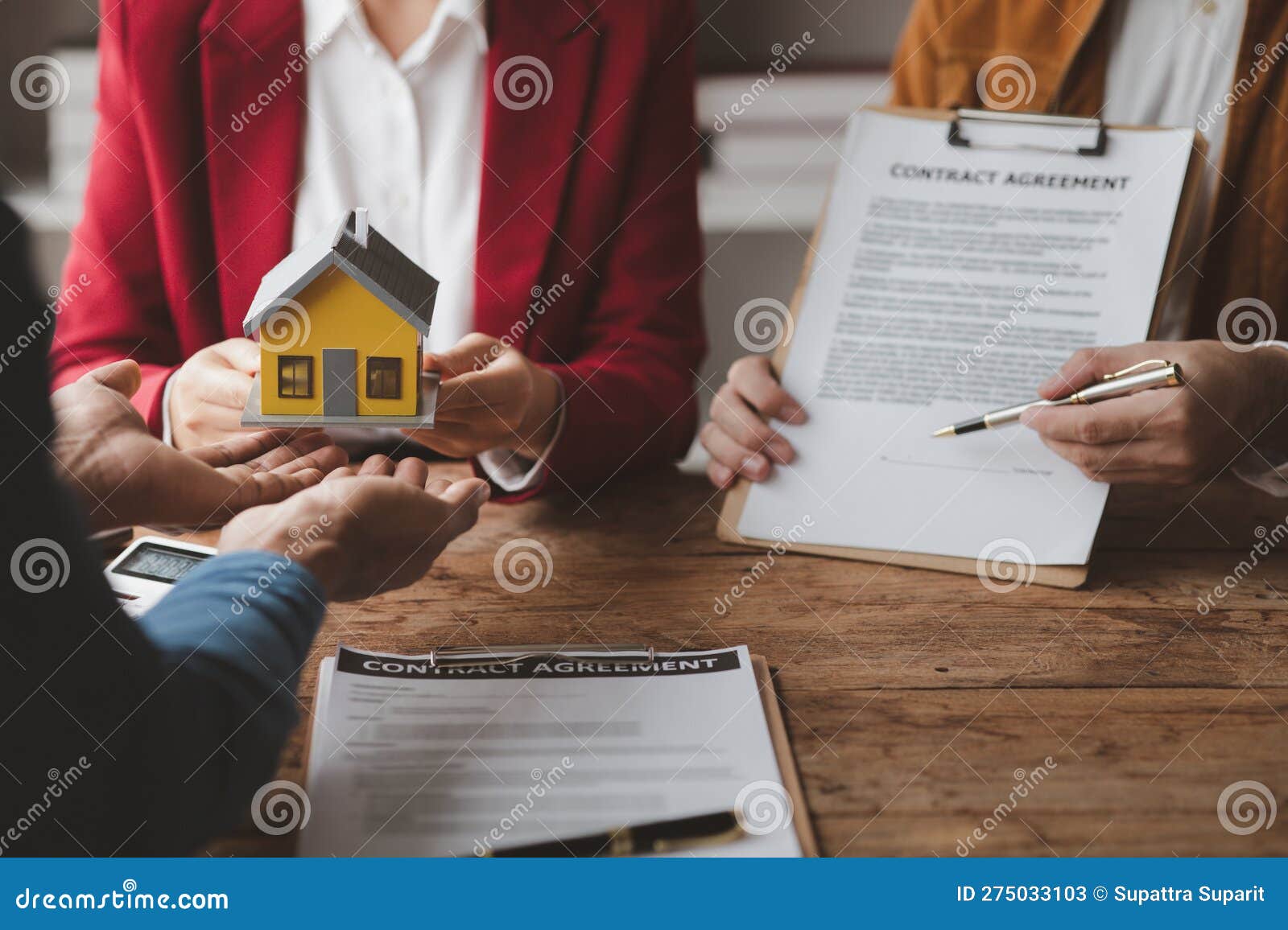 Real Estate Agents Explain Models of Housing Estates in Projects To ...