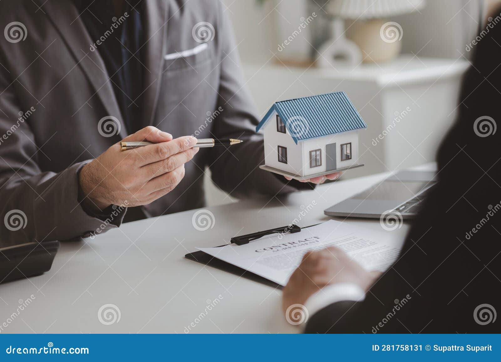 Real Estate Agents Explain Models of Housing Estates in Projects To ...