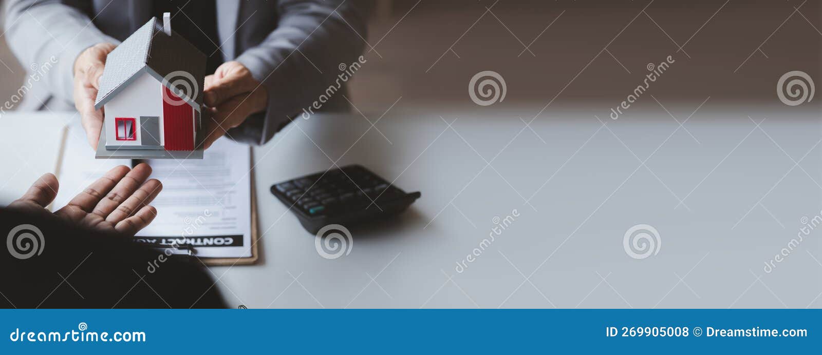 Real Estate Agents Explain Models of Housing Estates in Projects To ...