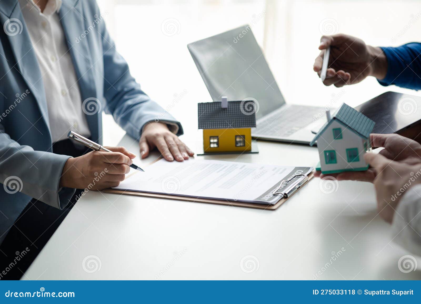 Real Estate Agents Explain Models of Housing Estates in Projects To ...