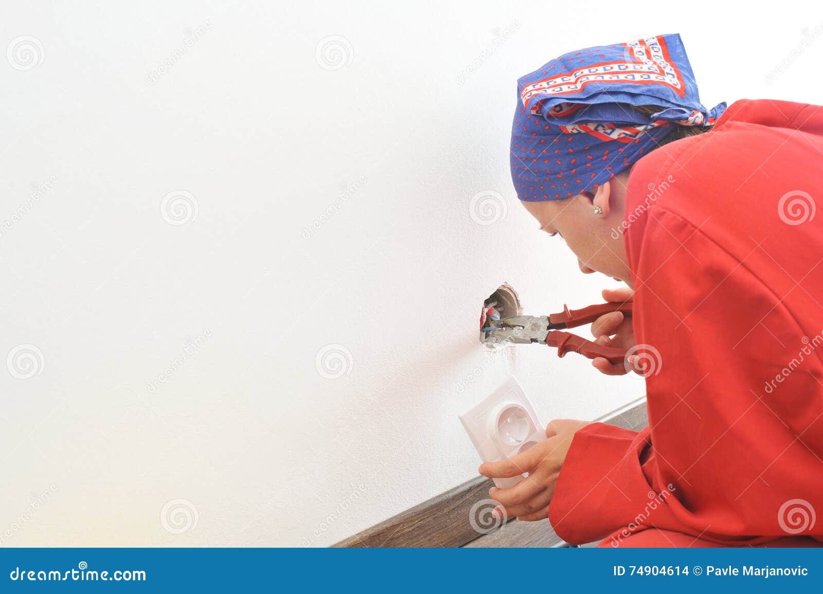Real Female Electrician Fixing Electricity Problem Stock Photo - Image ...