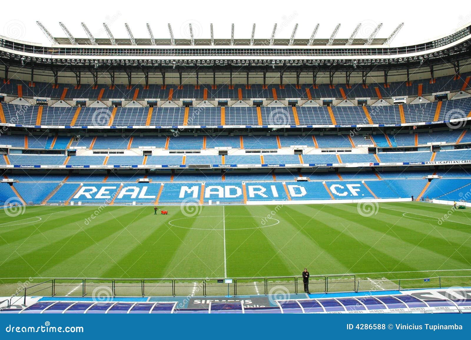 Real Madrid-Stadion redaktionelles stockfoto. Bild von spanien - 4286588