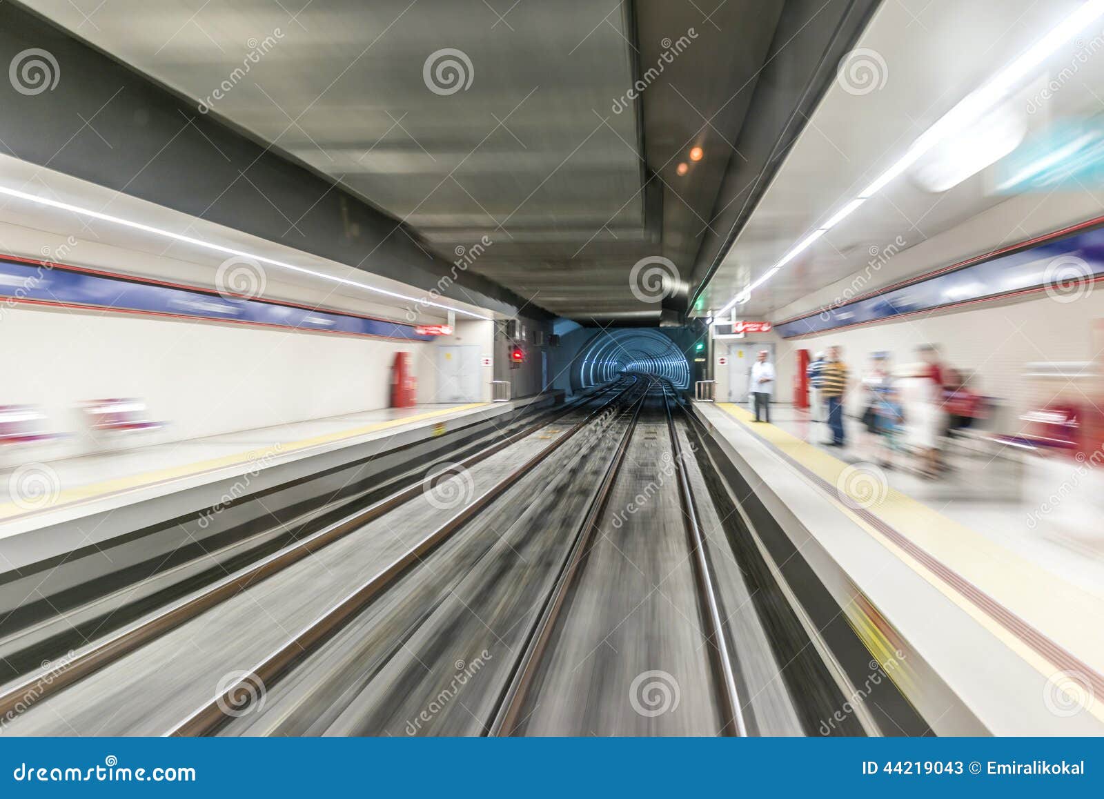 Real Tunnel with High Speed Stock Image - Image of motion, line: 44219043