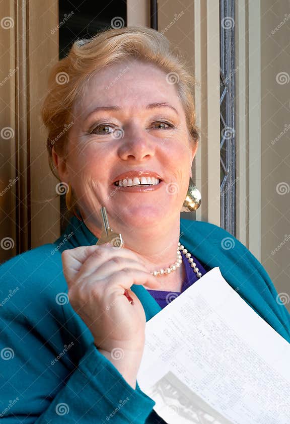 Realtor with Key and Listing Stock Image - Image of pitch, mature: 21234791