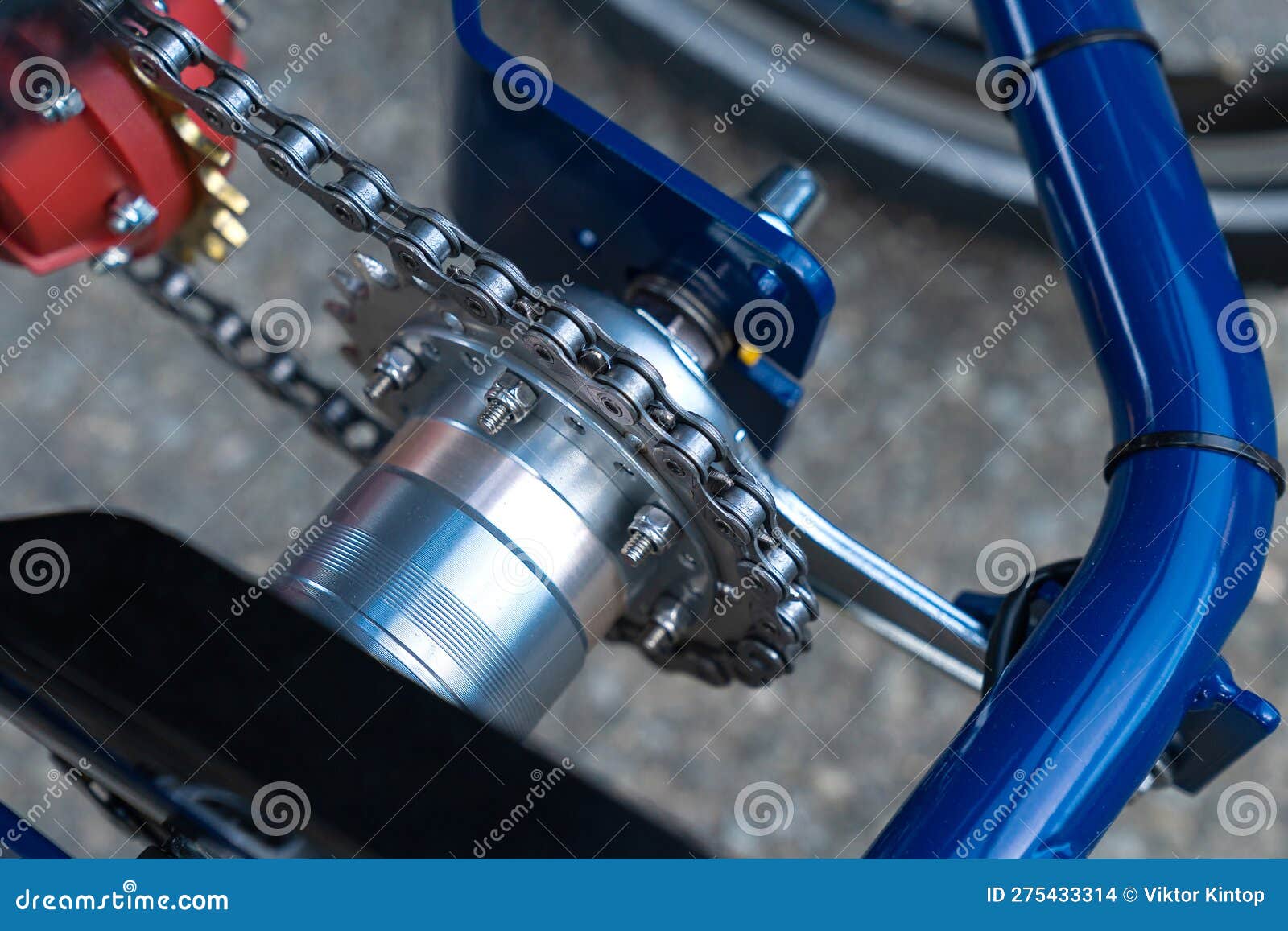 Rear Axle of a Bicycle with Chain and Gear. Stock Photo - Image of ...