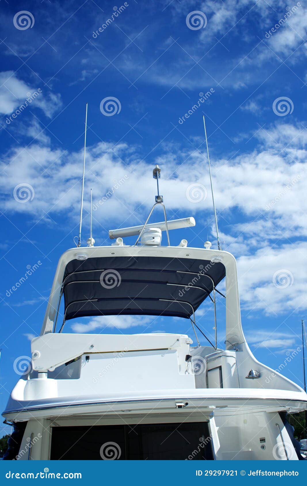 Rear View of a Luxury Yacht Stock Image - Image of rich, ocean: 29297921
