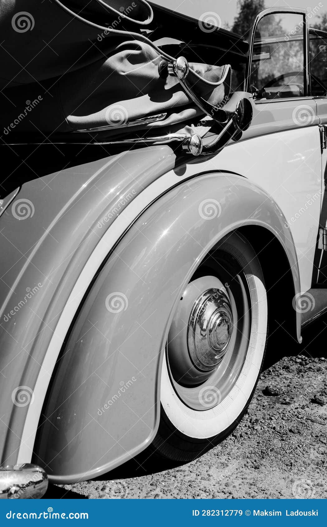 Rear wheel of oldtimer stock image. Image of black, tyre - 282312779