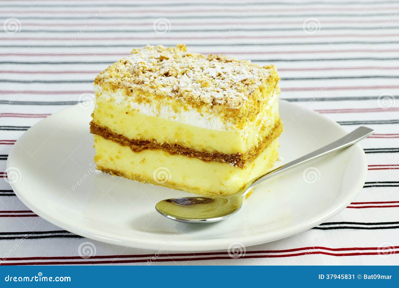 Rebanada De La Torta De Napoleon Imagen de archivo - Imagen de dulce ...