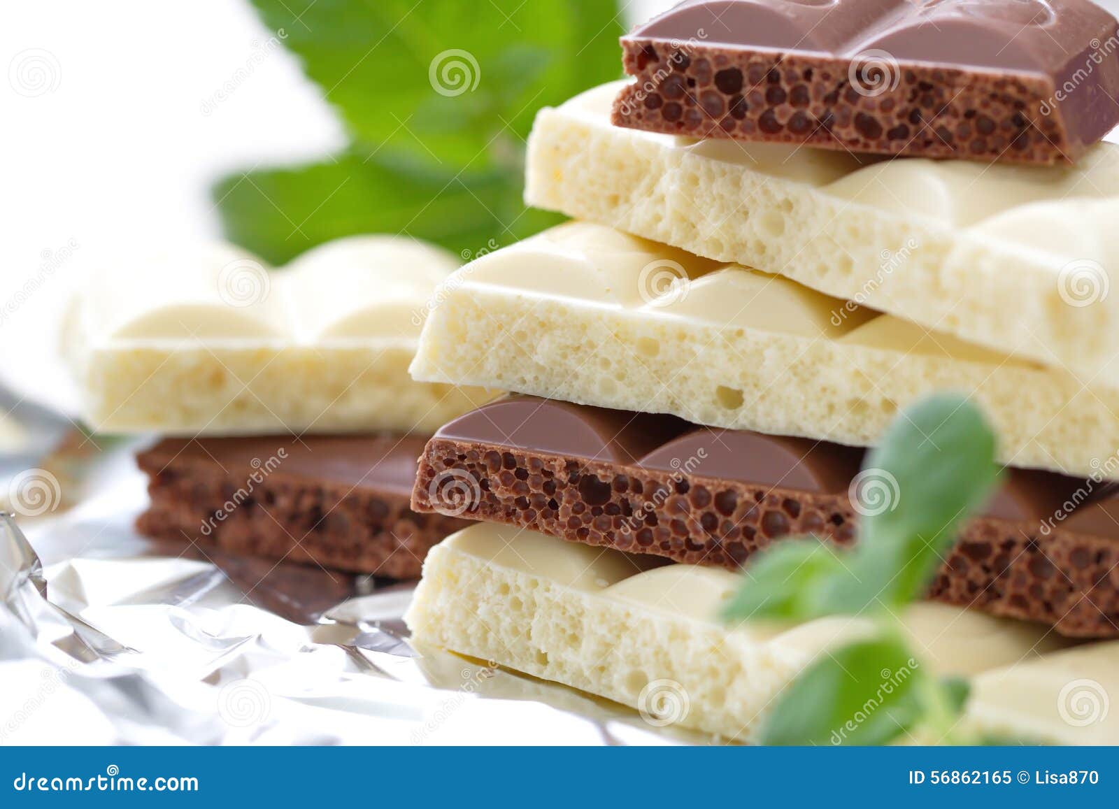 Rebanadas De Chocolate Oscuro Y Blanco Imagen de archivo - Imagen de ...