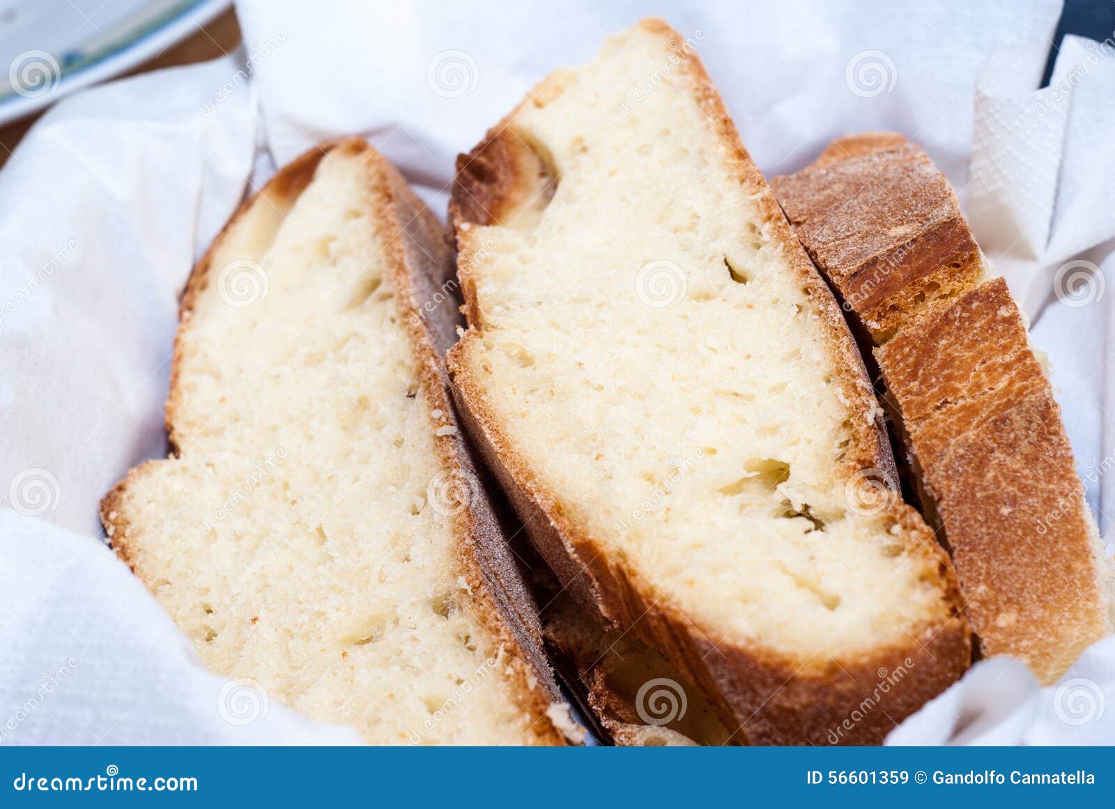 Rebanadas de pan siciliano imagen de archivo. Imagen de gordo - 56601359