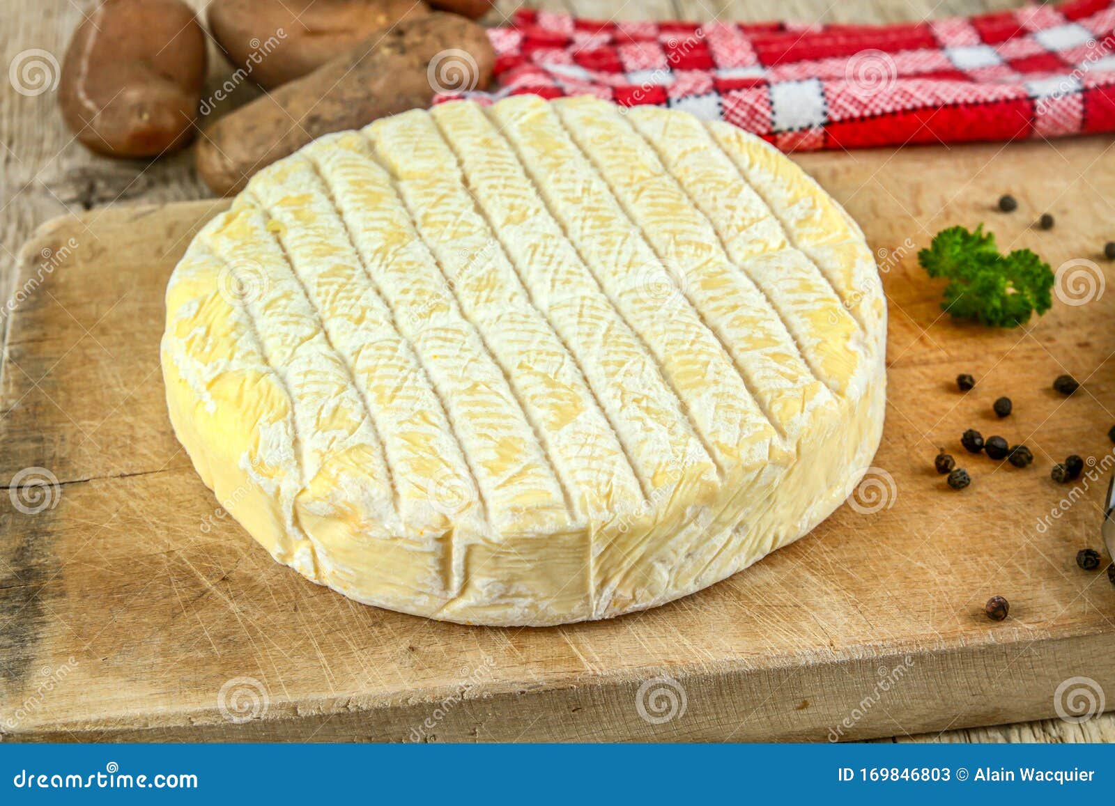 Reblochon cheese stock image. Image of reblochon, aliment - 169846803