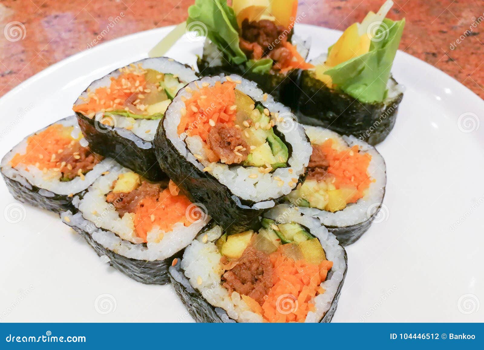 Receta Coreana De Rolls Del Sushi De Kimbap Foto de archivo - Imagen de ...
