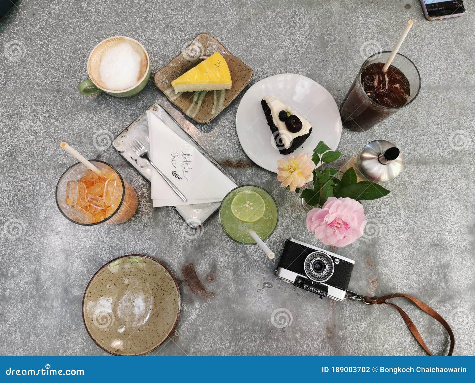 Receta de postre y bebidas foto de archivo. Imagen de amarillo - 189003702