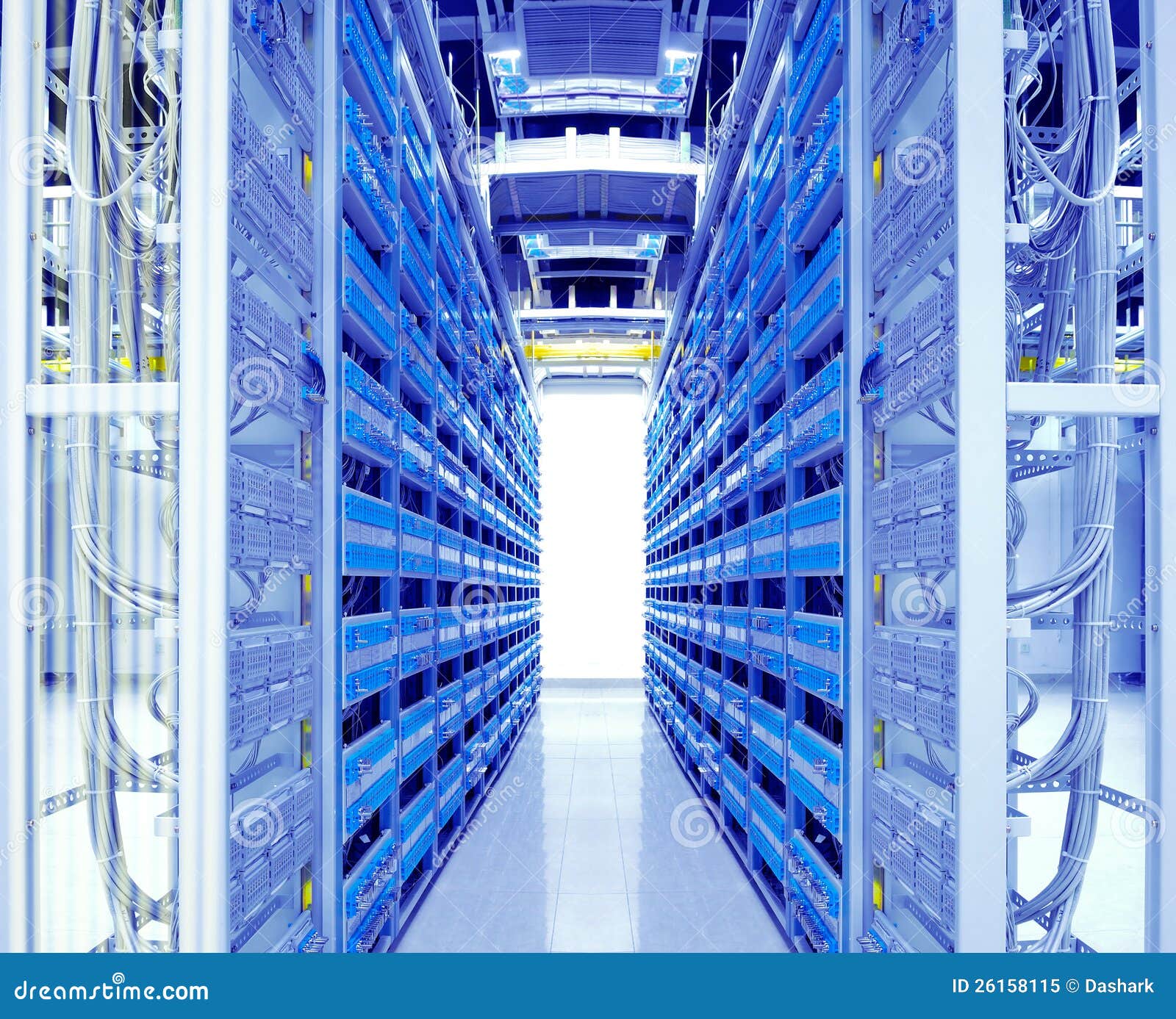 Rechenzentrum stockbild. Bild von ethernet, vernetzung - 26158115