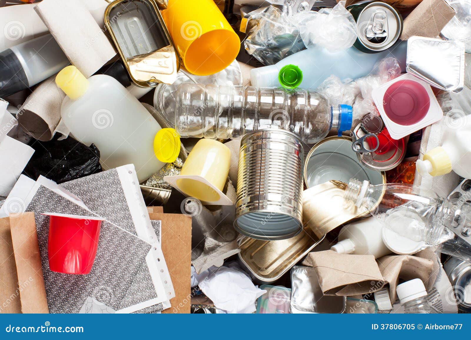 Reciclaje de la basura imagen de archivo. Imagen de biodegradable ...