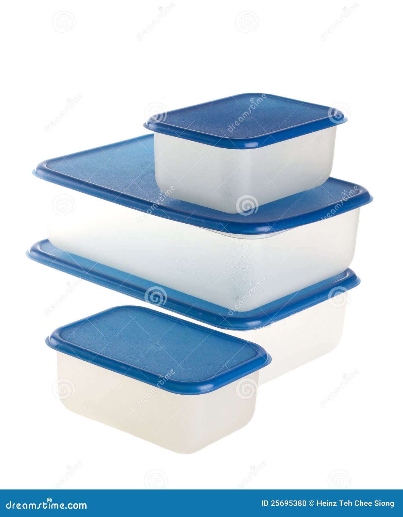 Recipienti di plastica fotografia stock. Immagine di mucchio - 25695380