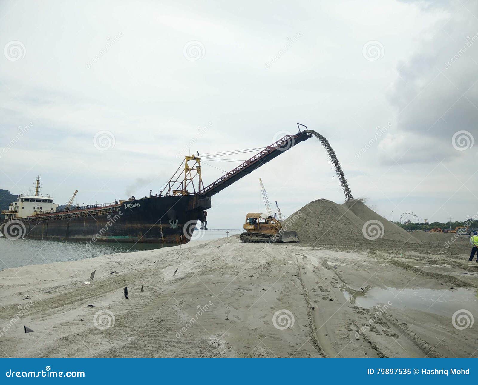 Reclamation editorial image. Image of sand, carrier, discharging - 79897535