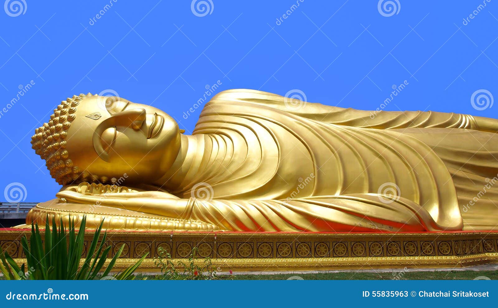 Reclining Buddha stock image. Image of buddhism, serene - 55835963