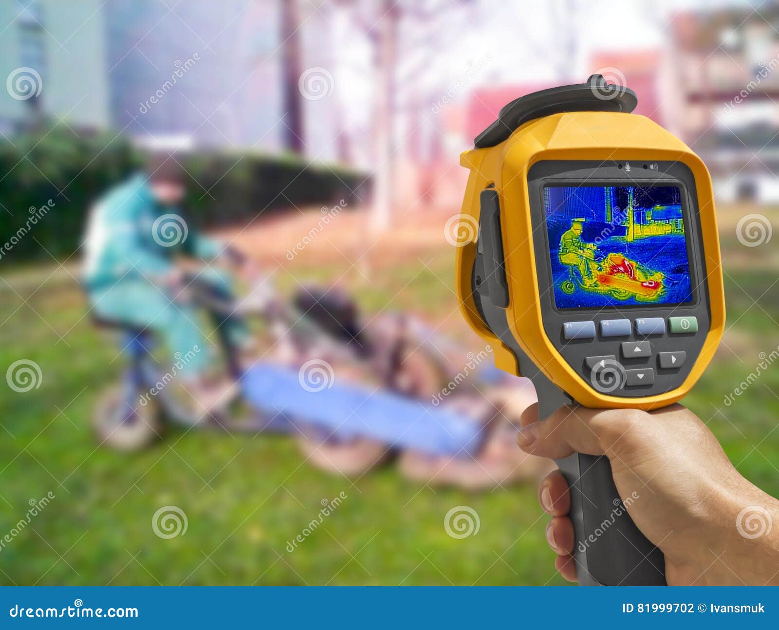 Recording with Thermal Camera Stock Photo - Image of street, lawn: 81999702