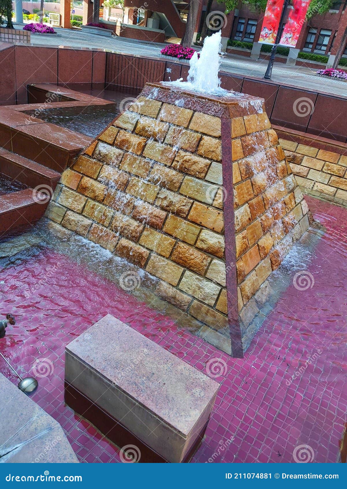 The Rectangular Pyramid Emits Glowing Water Editorial Photo - Image of ...