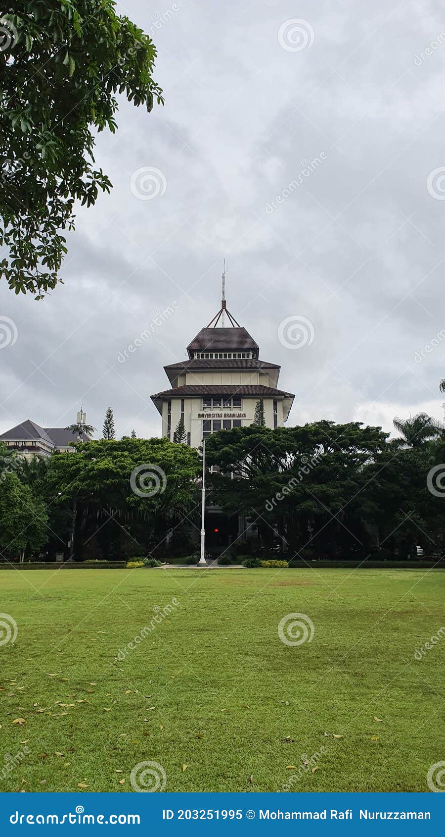 Rectorate Building of Brawijaya University Editorial Image - Image of ...