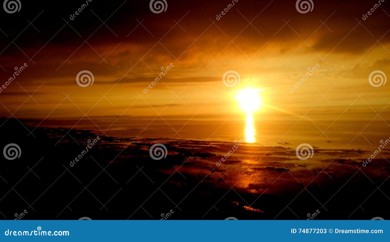 Reculver beach sunset stock image. Image of darkness - 74877203